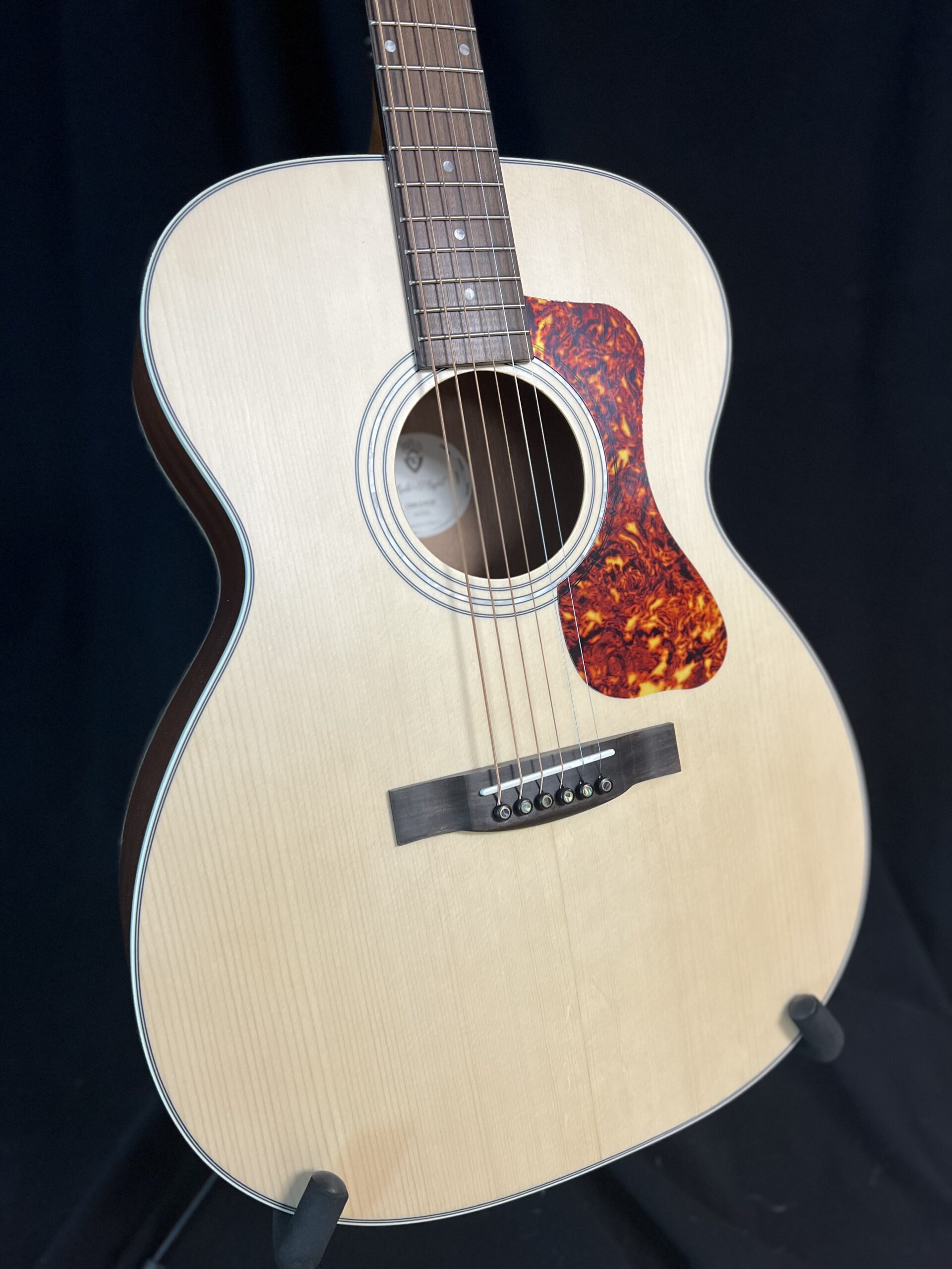 Guild OM-240E | Spiritwood Acoustic