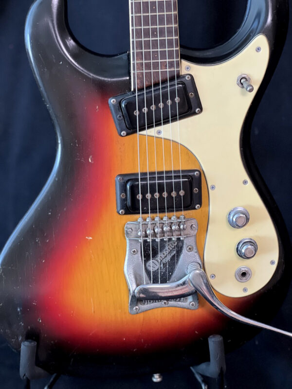 Mosrite The Ventures Model / Sunburst | Spiritwood Acoustic